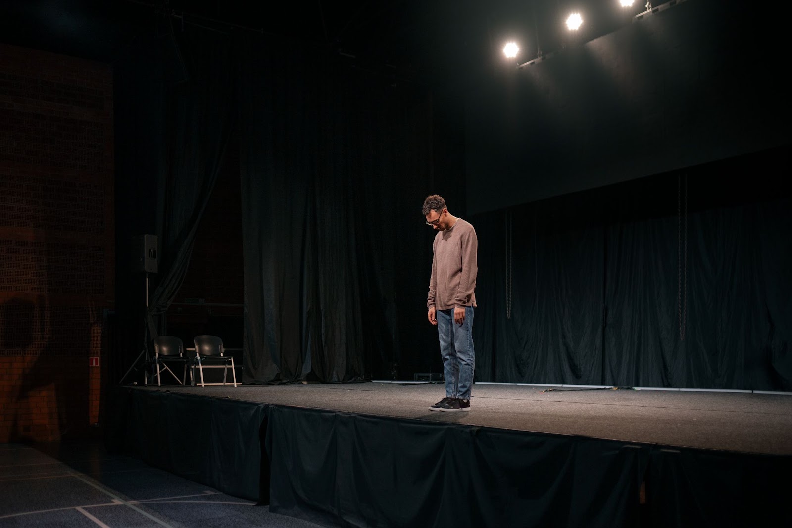 How Long Is a Monologue: Defining Its Duration