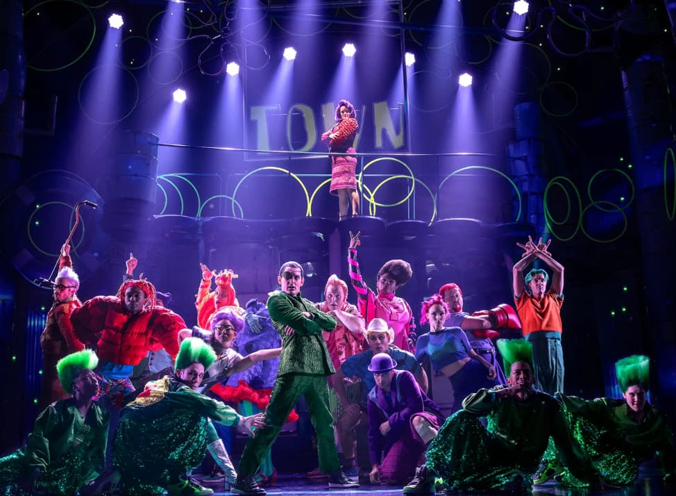 Periaktois: Revolving the Scenes of Theatre